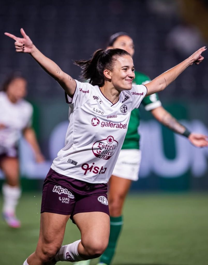 Júlia Beatriz: "Vamos com tudo manter a liderança" - Planeta Futebol ...